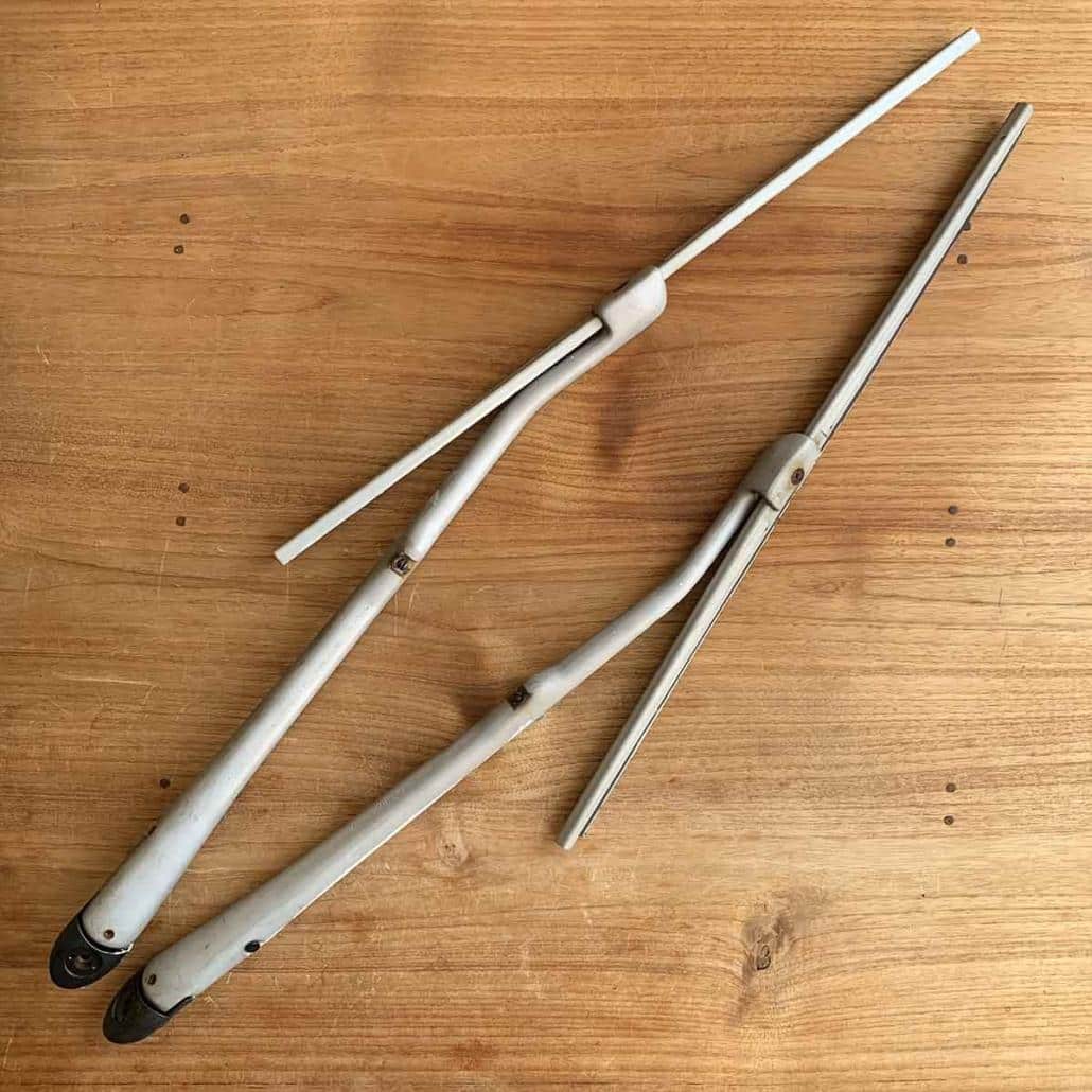 Airbus A340 wingtip light cover - Aviation Gadgets