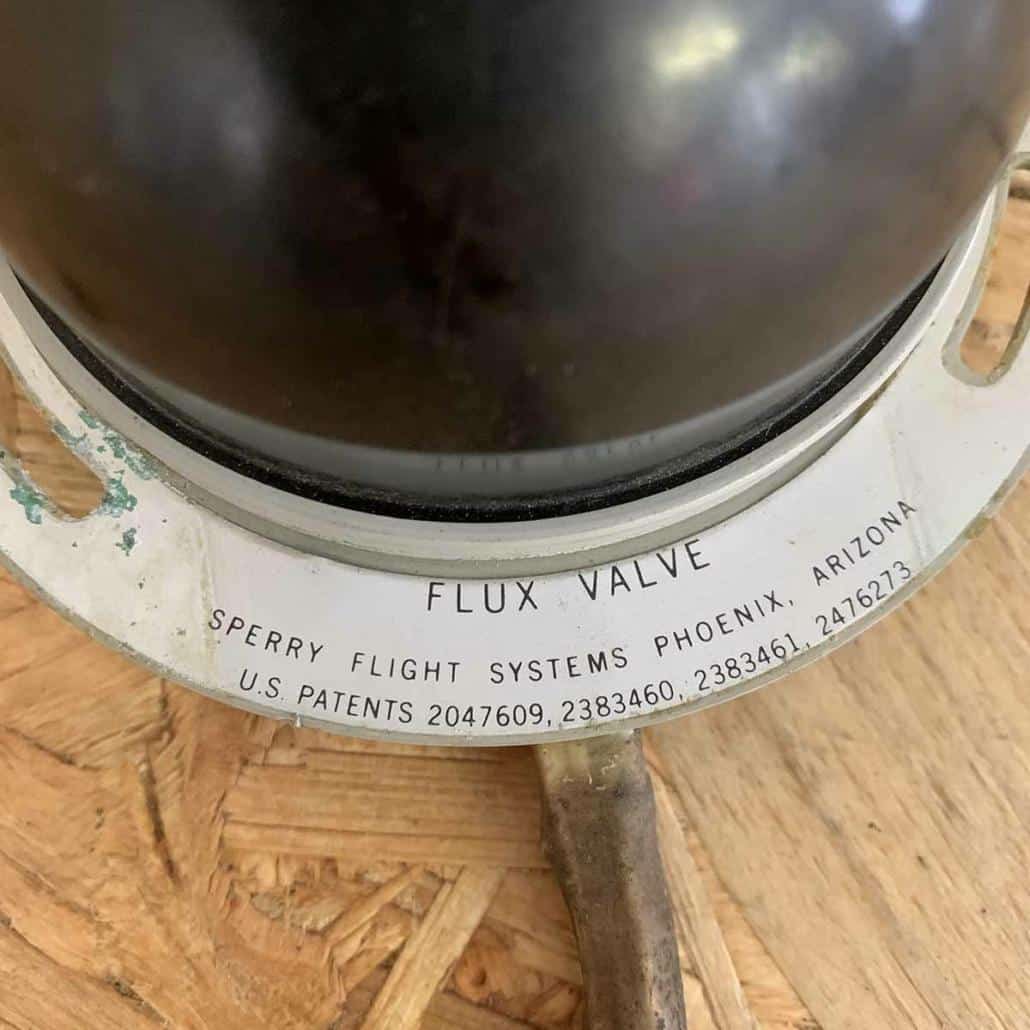 Flux valve and compensator - Aviation Gadgets