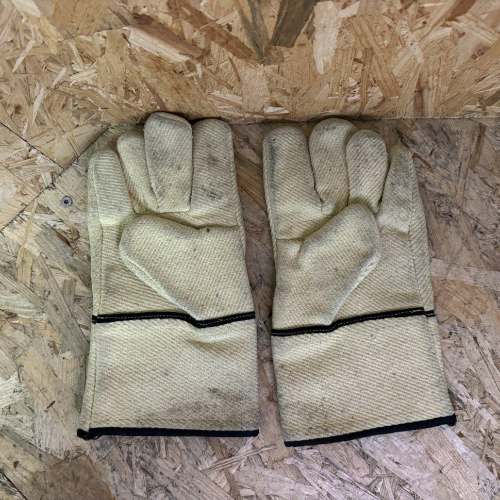 Fire protection gloves - Aviation Gadgets