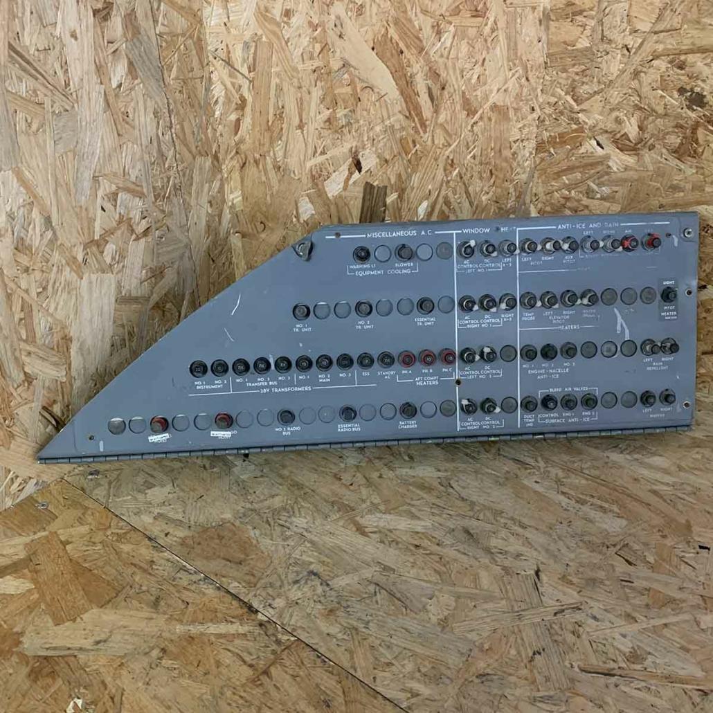 Boeing 727 circuit breaker panel - Aviation Gadgets