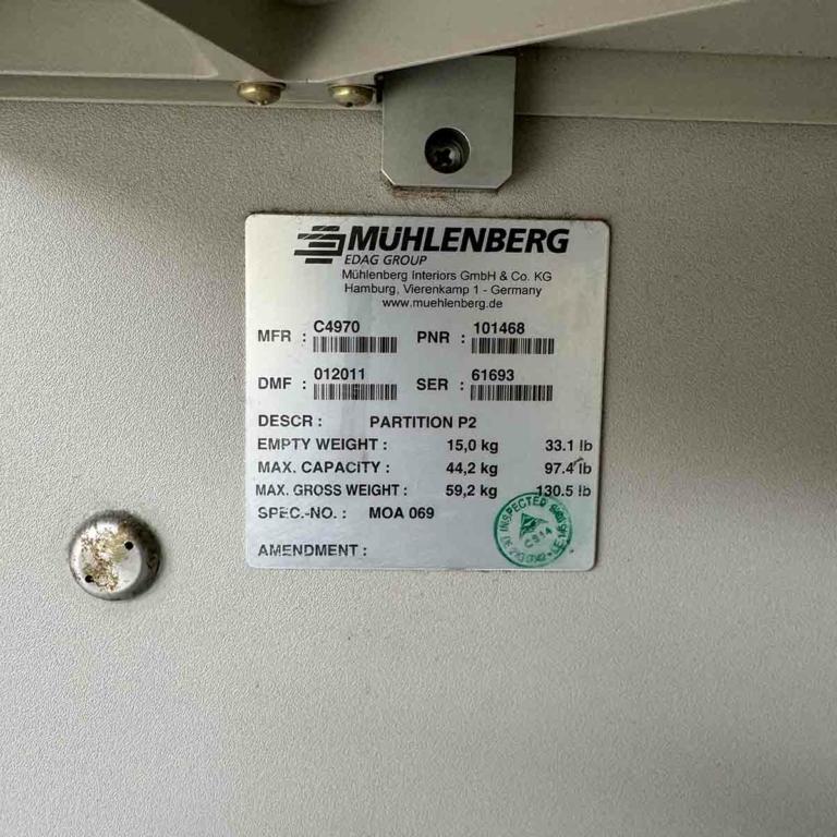 Airbus A320 partition wall - Aviation Gadgets