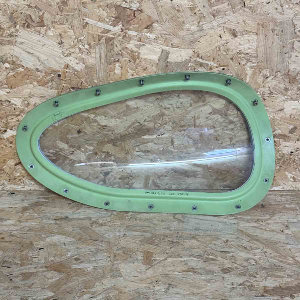 Boeing 737 landing light lens - Aviation Gadgets