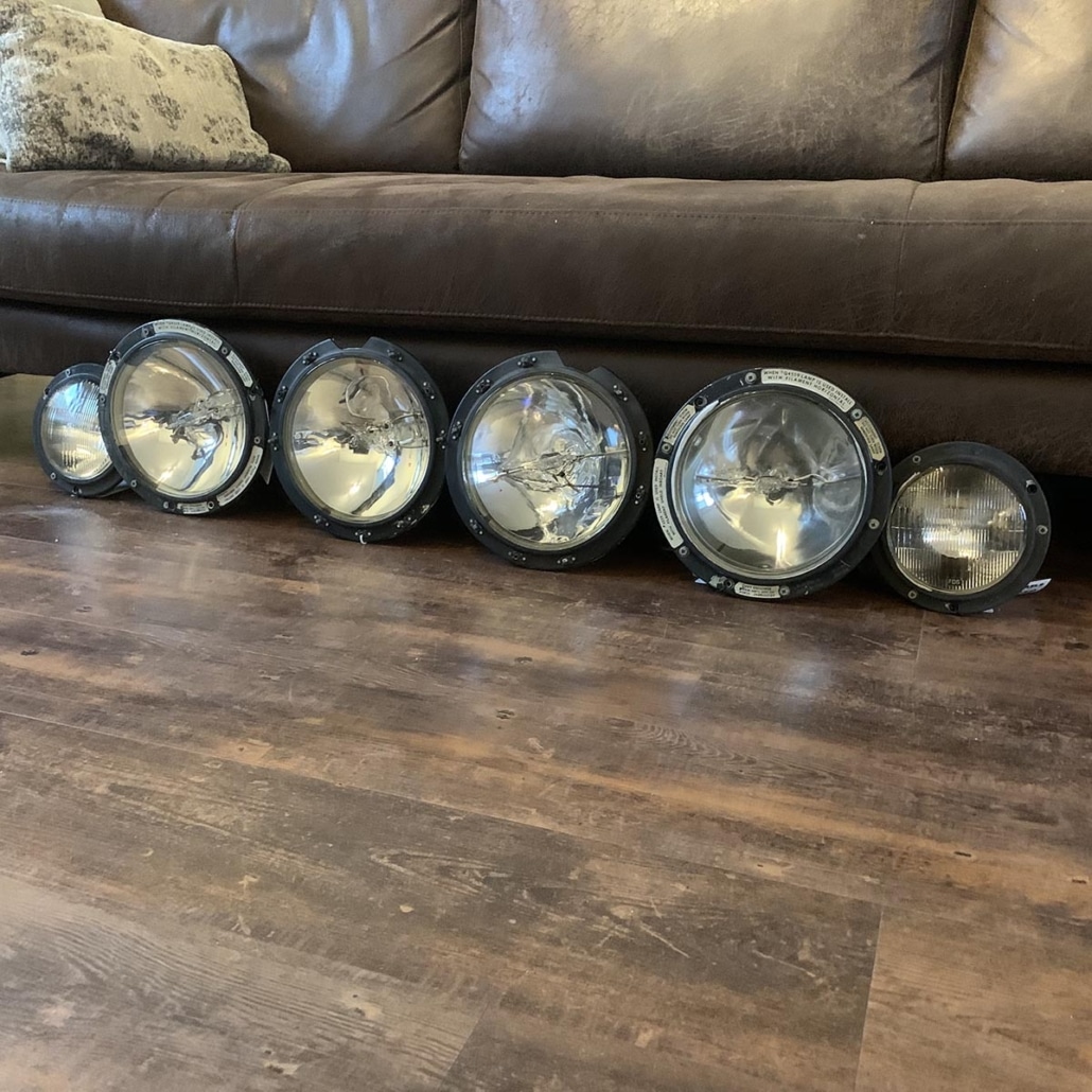 Boeing 737 landing light - Aviation Gadgets