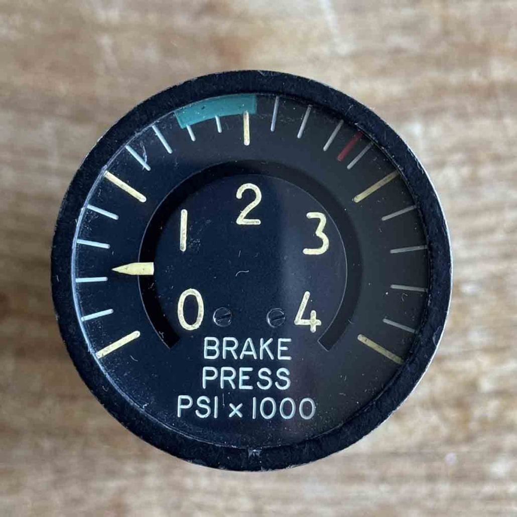 Brake pressure indicator - Aviation Gadgets